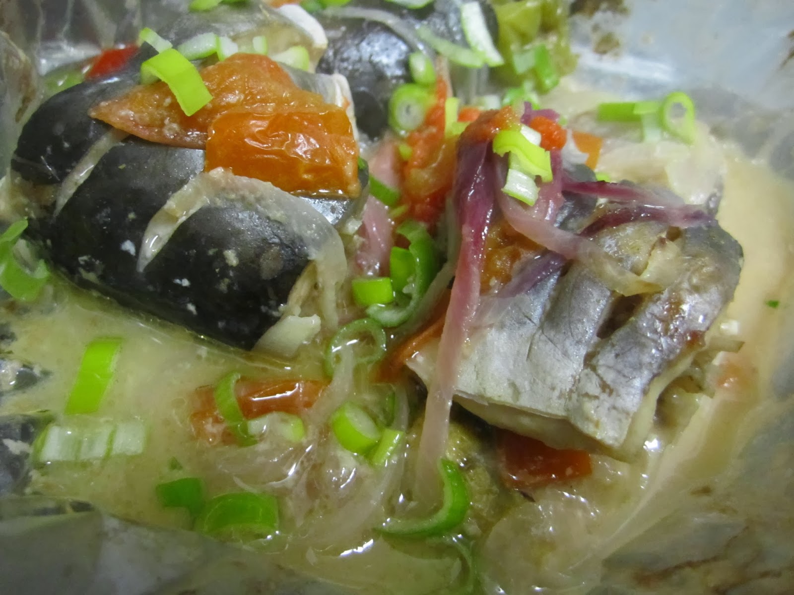 Liboké Ngolo ; Poisson chat en papillote ~ Saveurs d'ici à Mbuji-Mayi